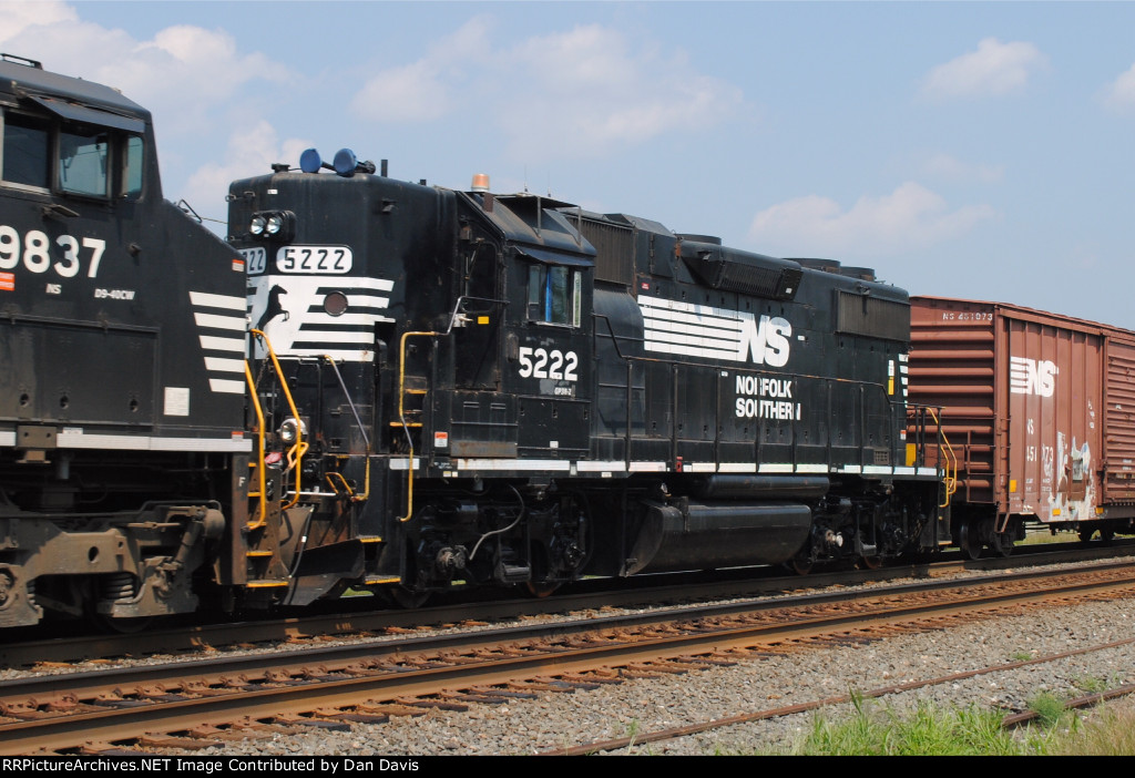 NS 5222 GP38-2 on 38I